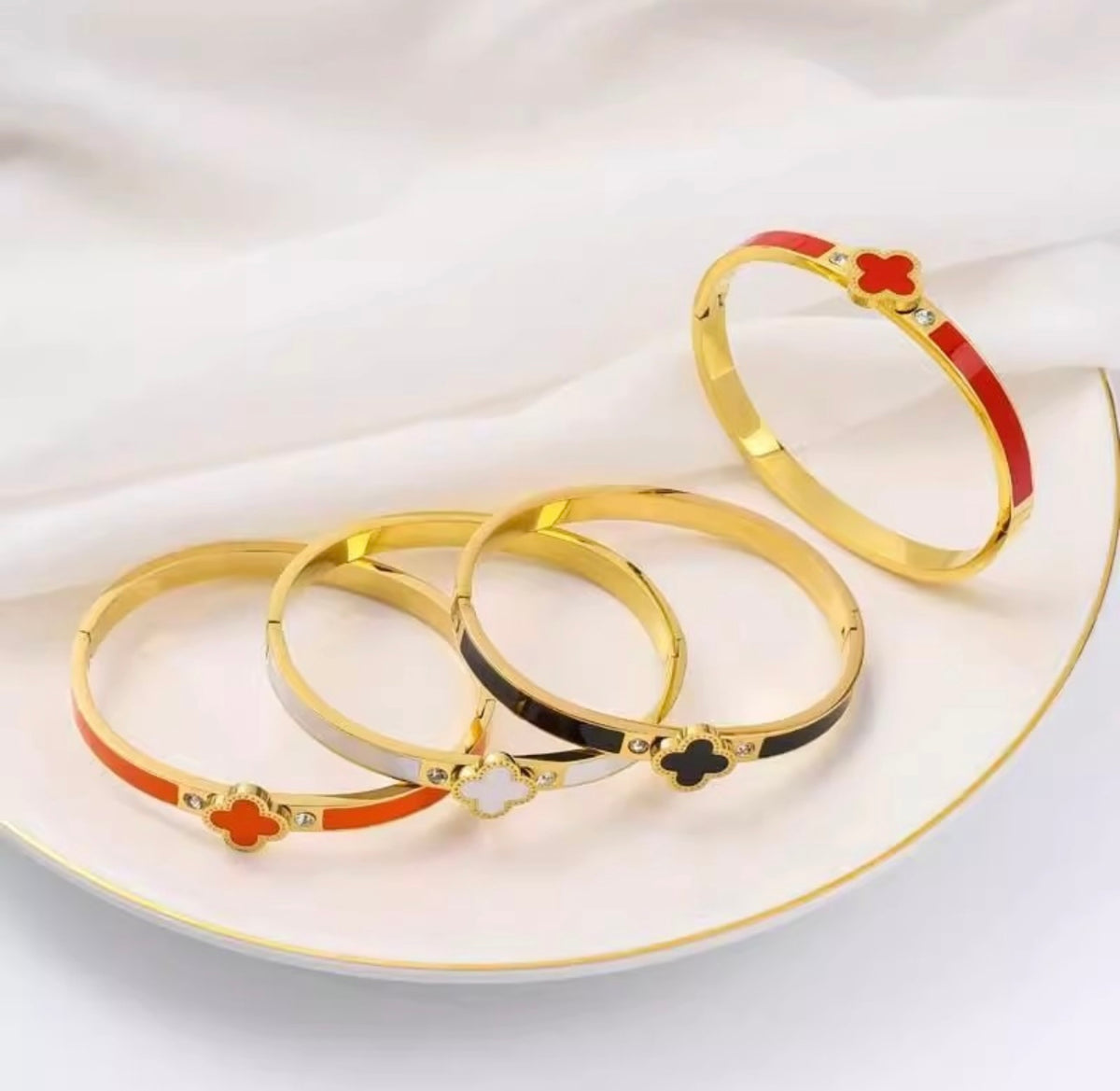 ‘Clover’ Bracelets – Trio Rouge